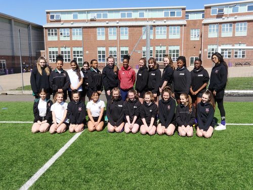 Your School Games - Olympian Abi Oyepitan visits prize winners Frances ...